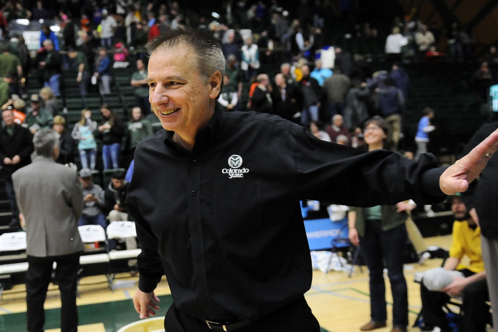 BLOG: See Larry Eustachy dance to Johnny Cash after Rams opening win