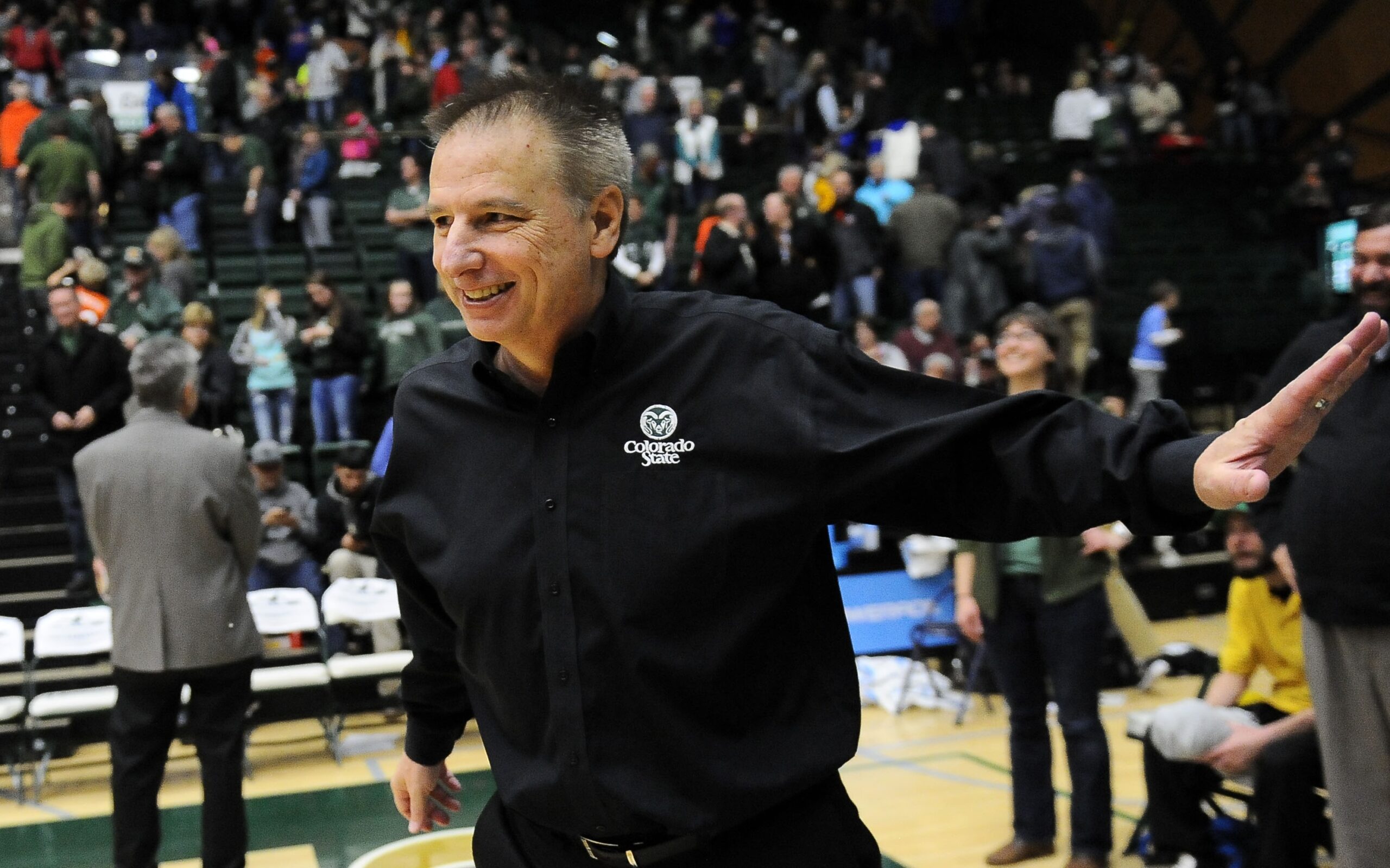 BLOG: See Larry Eustachy dance to Johnny Cash after Rams opening win