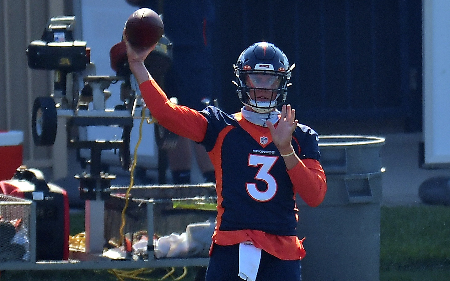 Drew Lock confident, cautious about young Broncos learning new offense ...