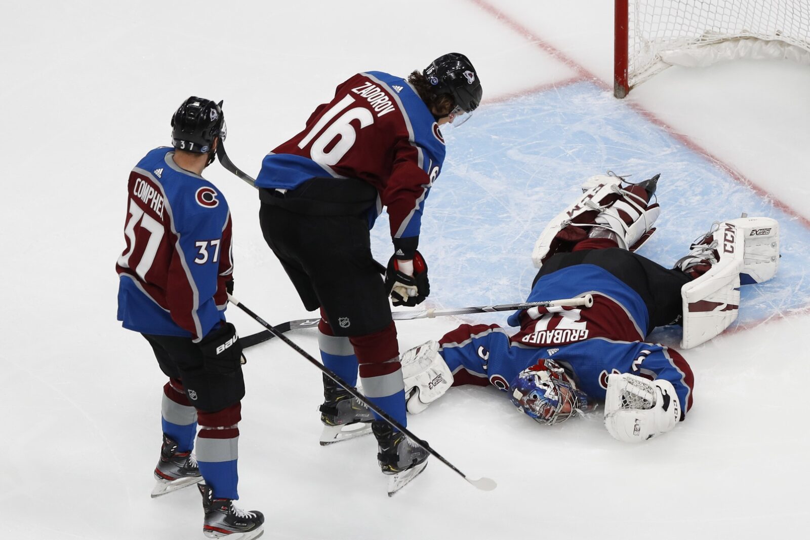 Avalanche goalie Phillip Grubauer leaves Game 1 with leg injury - Mile ...