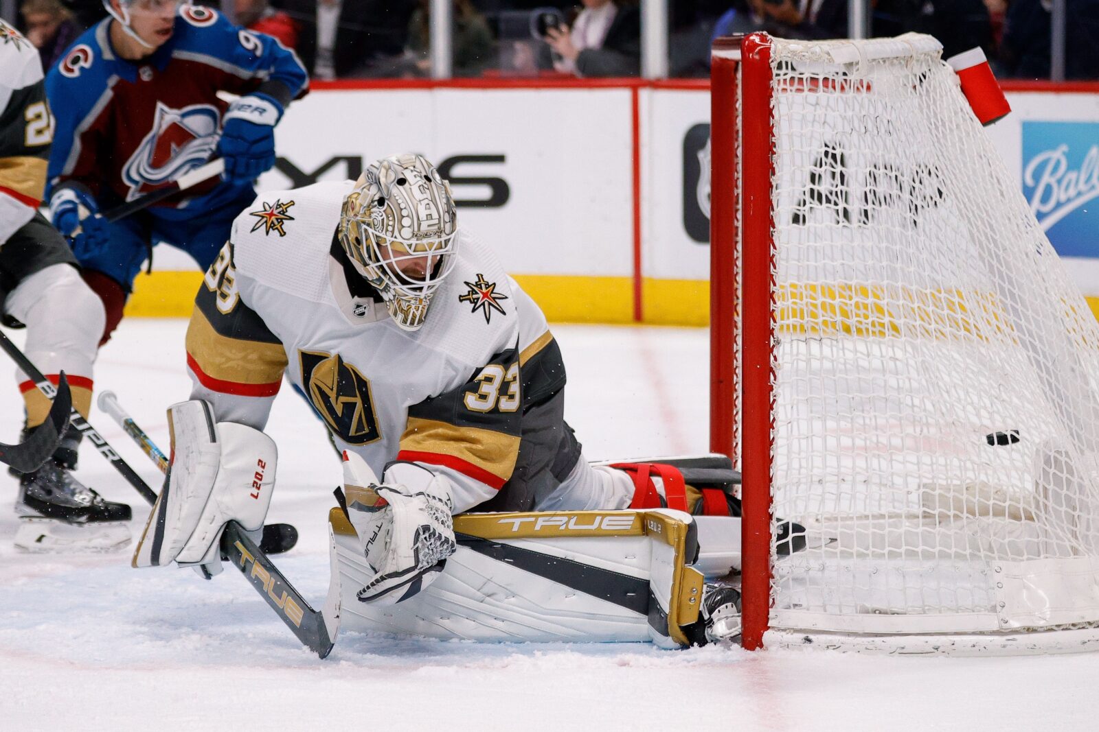 Red hot Avalanche defeat Vegas, continue push for top seed in the ...