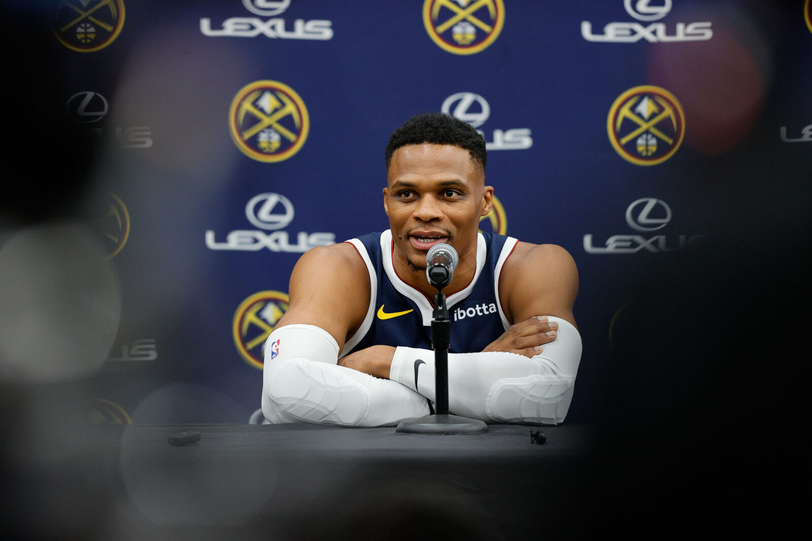 Russell Westbrook making early impact at Denver Nuggets training camp ...